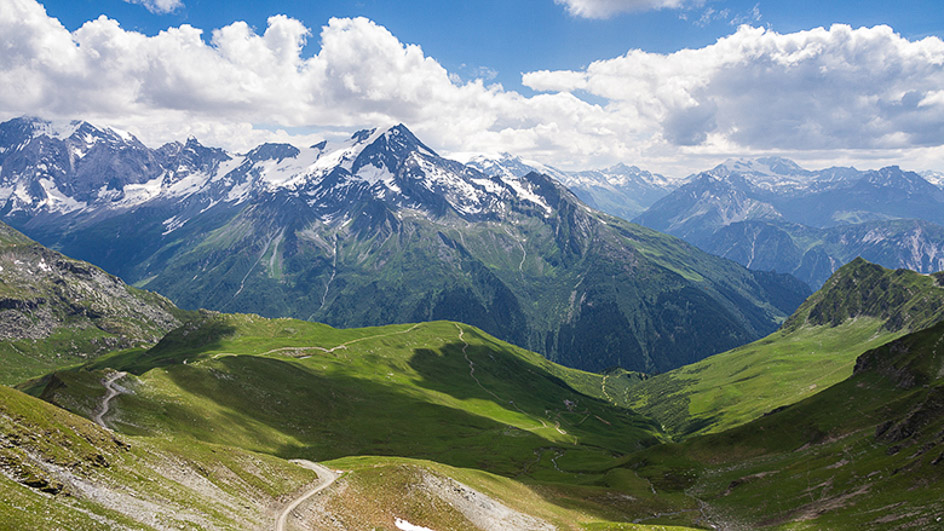 10 of the Most Beautiful Mountain Ranges | DuVine